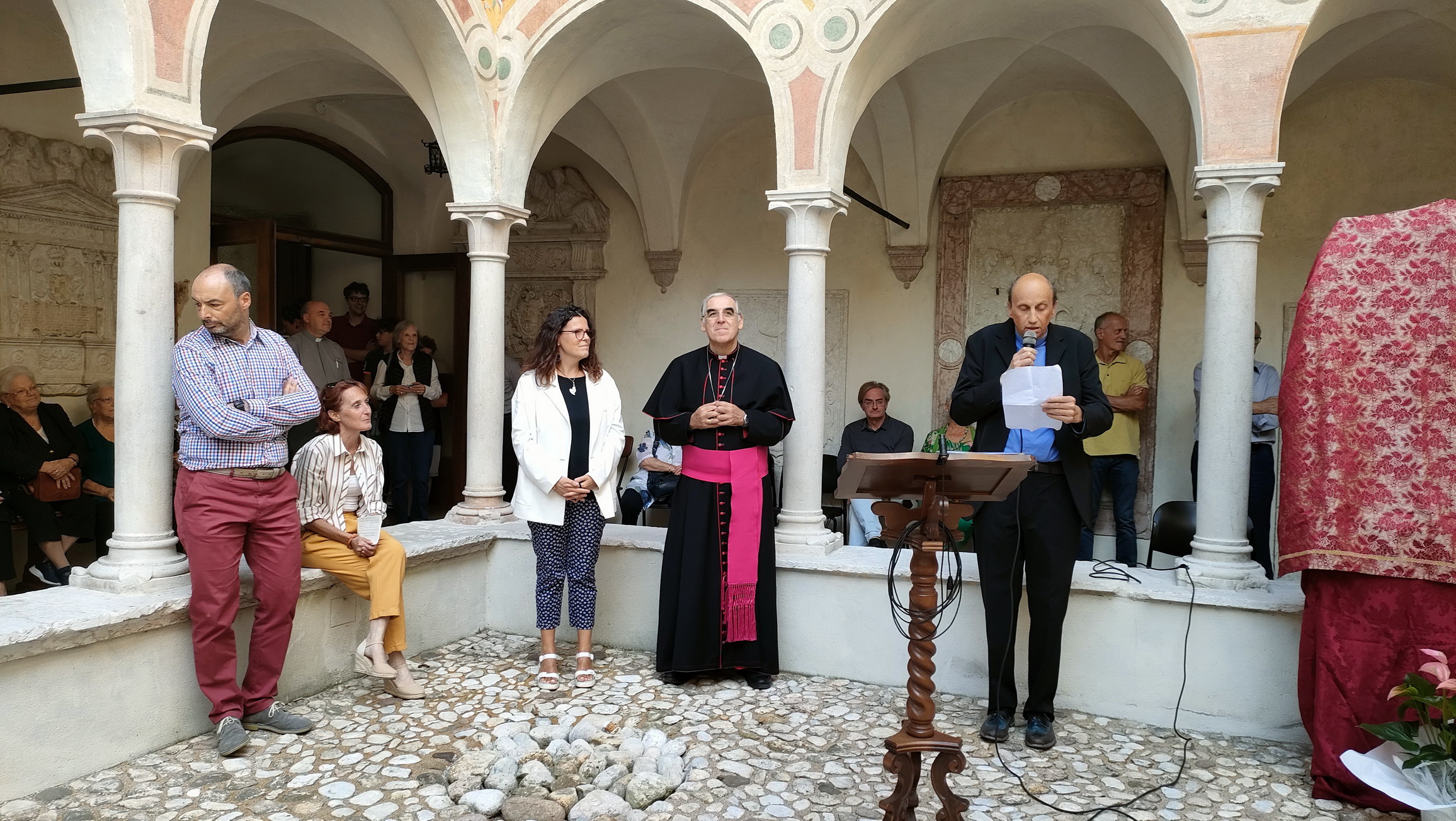 8 ottobre 2023: Col Vescovo Lauro inaugurazione chiostro e S. Messa ...